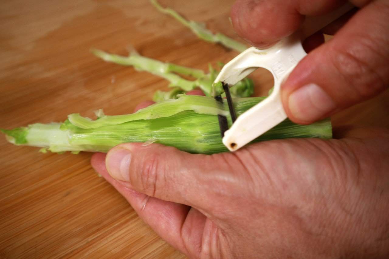 Stir Fried Stem Lettuce With Sichuan Pepper - Culinary Ambition